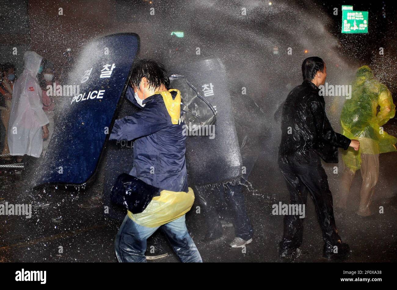 26 June 2008 - Seoul, South Korea - South Korean riot police clash with ...