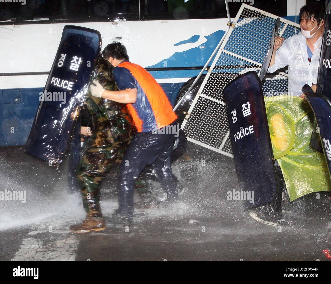 26 June 2008 - Seoul, South Korea - South Korean riot police clash with ...