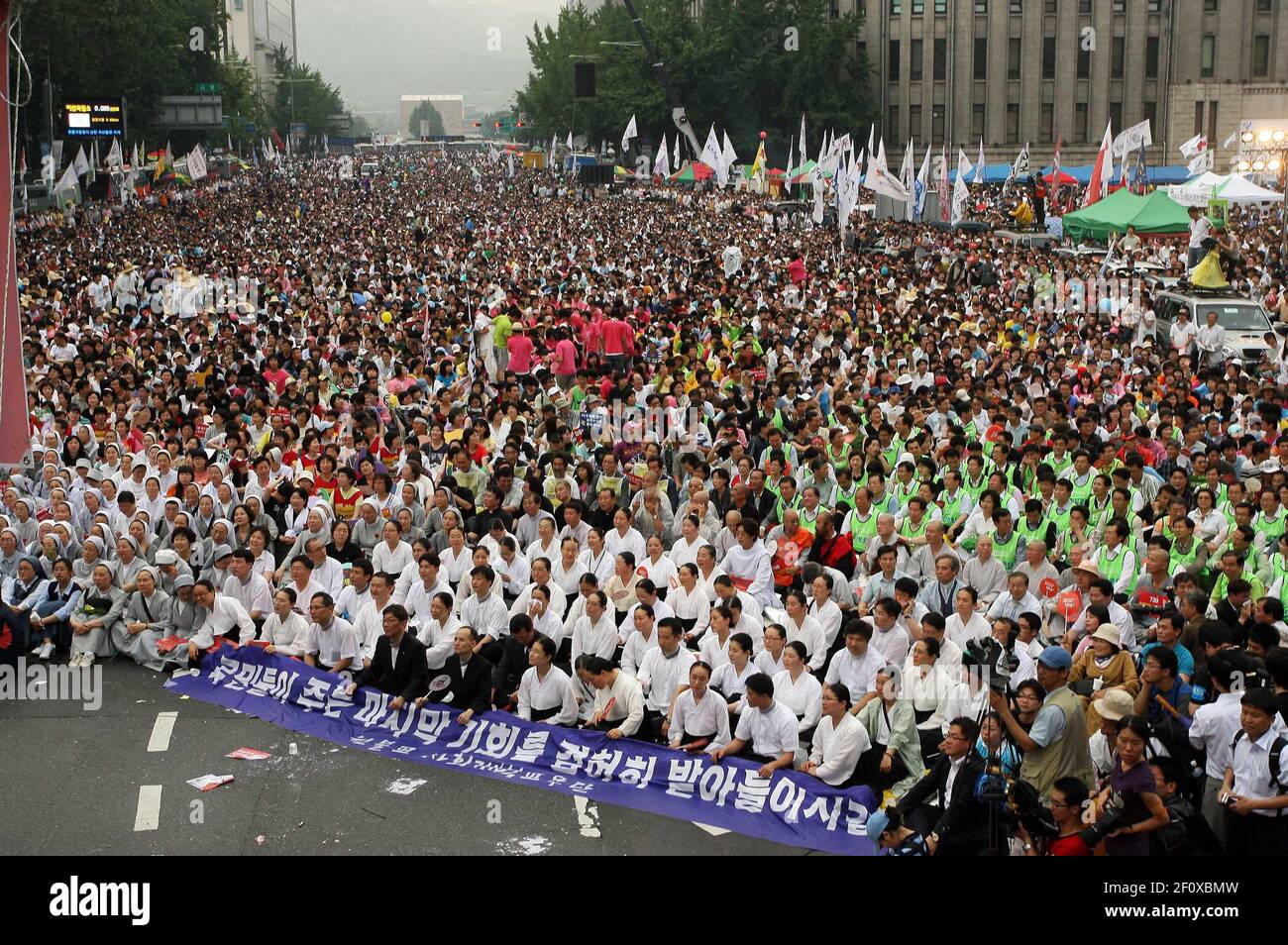 5 July 2008 - Seoul, South Korea - Tens of thounds of South Korean ...