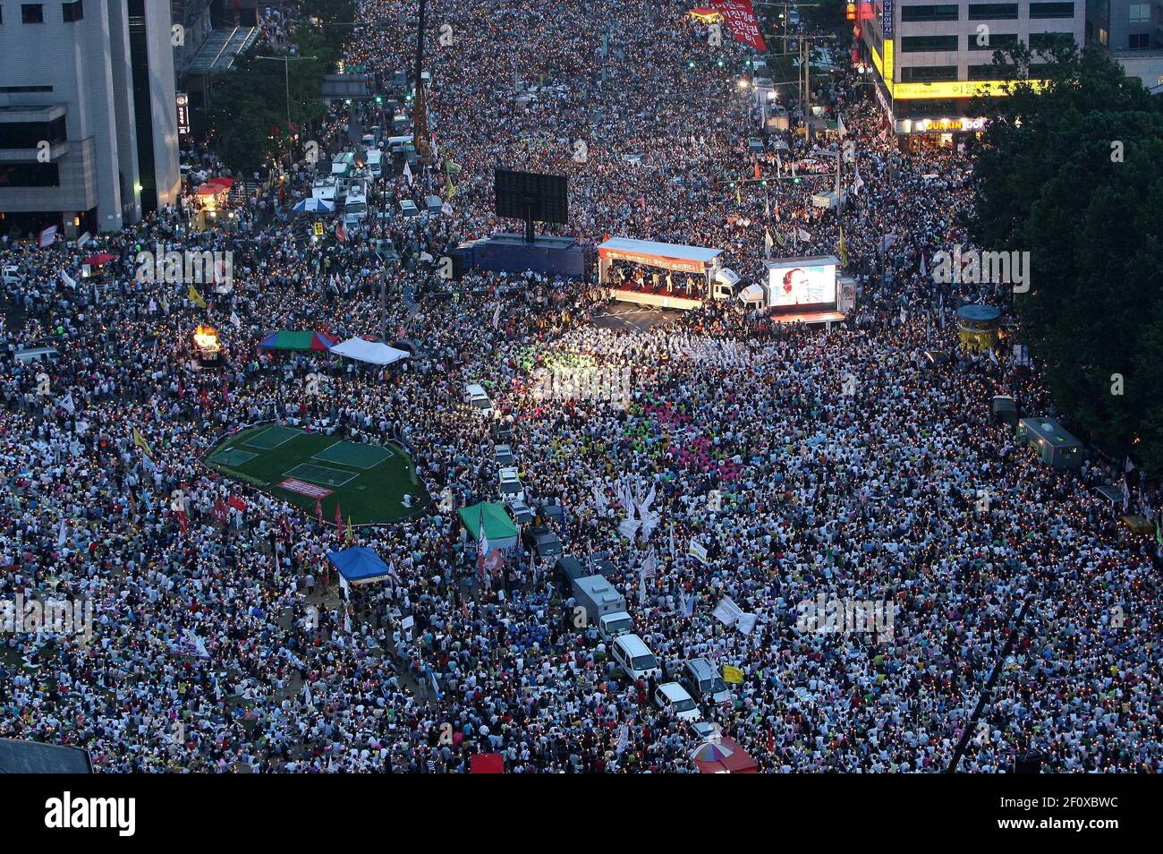 5 July 2008 - Seoul, South Korea - Tens of thounds of South Korean ...