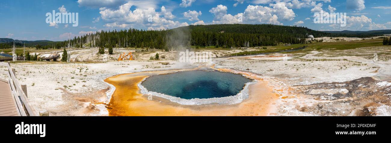 The amazing natural beauty of Yellowstone National Park Stock Photo - Alamy