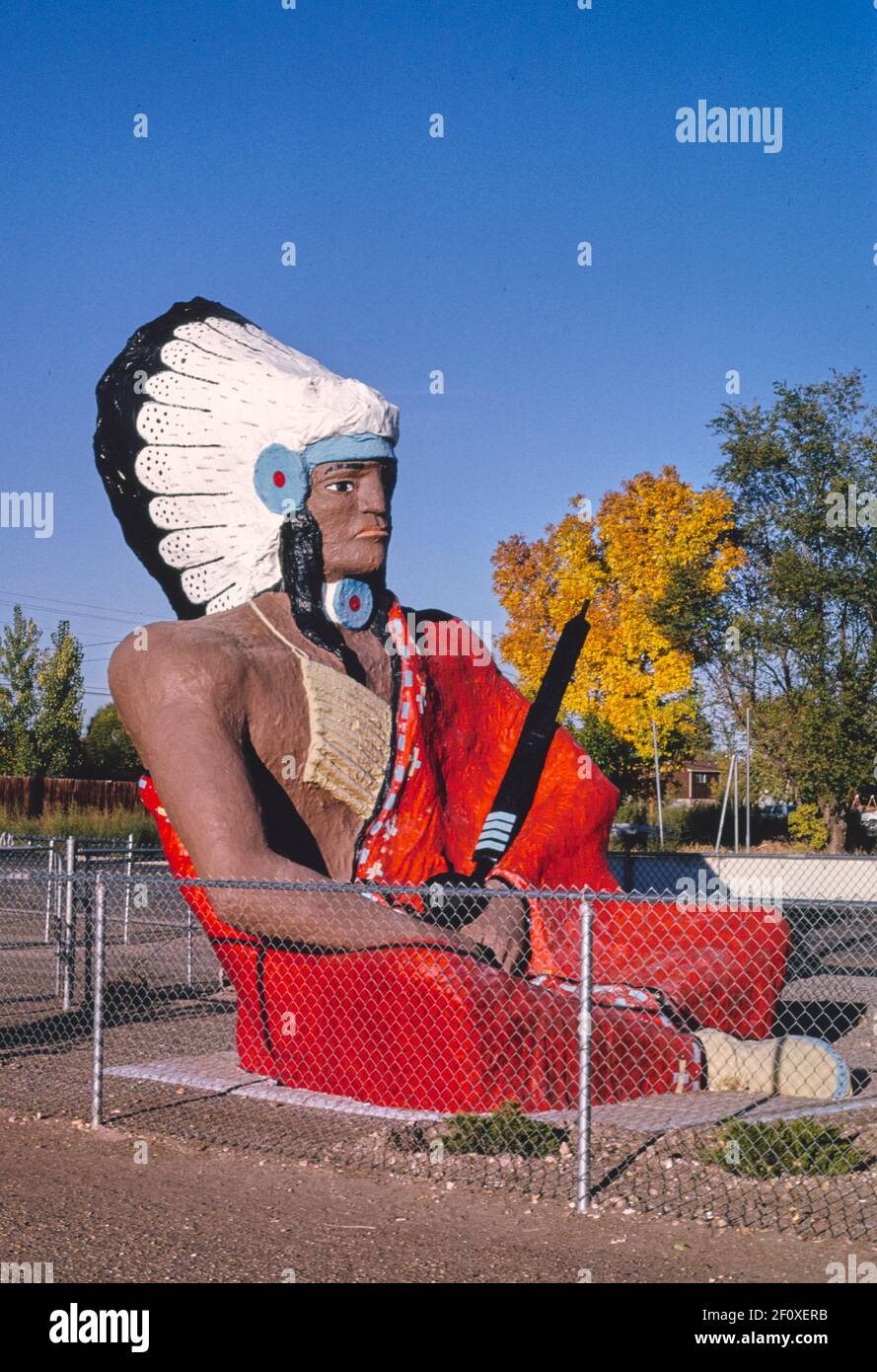 Indian trading post statue hi-res stock photography and images - Alamy