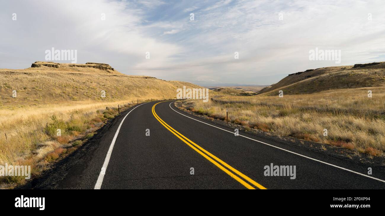 Open Road Two Lane Highway Oregon State USA Stock Photo - Alamy