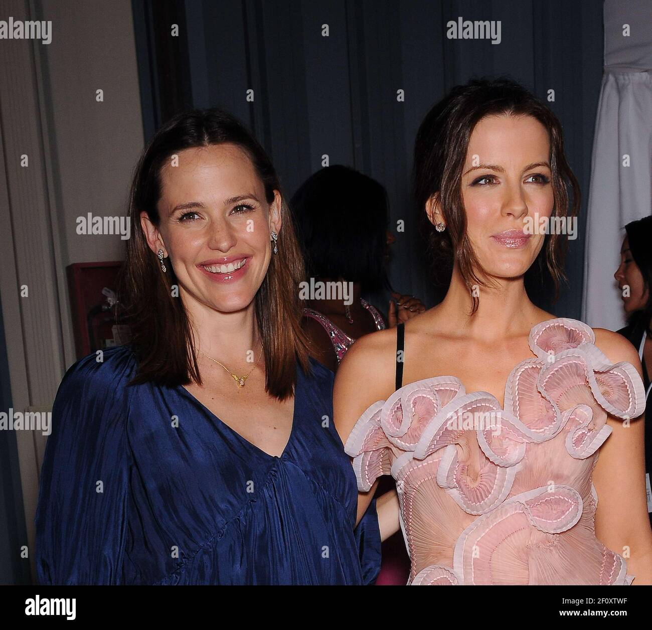 Jennifer Garner and Kate Beckinsale. 13 September 2008 - Santa Monica ...