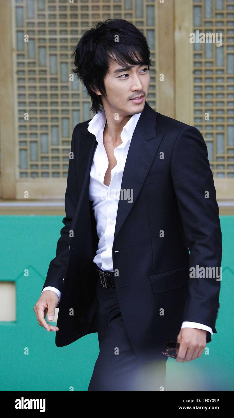28 September 2008 - Seoul, South Korea : South Korean actor Song Seung-Heon attends South Korean ...