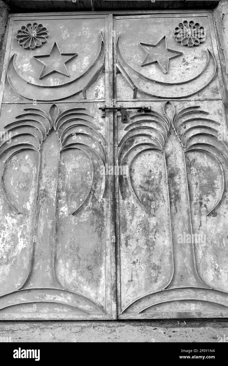 In oman the old door Stock Photo - Alamy