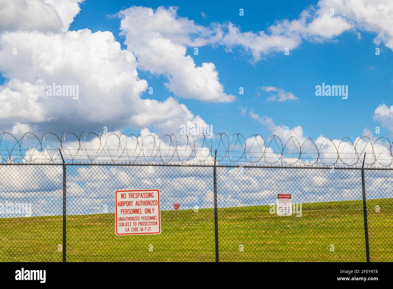 Airport warning signs hi-res stock photography and images - Alamy