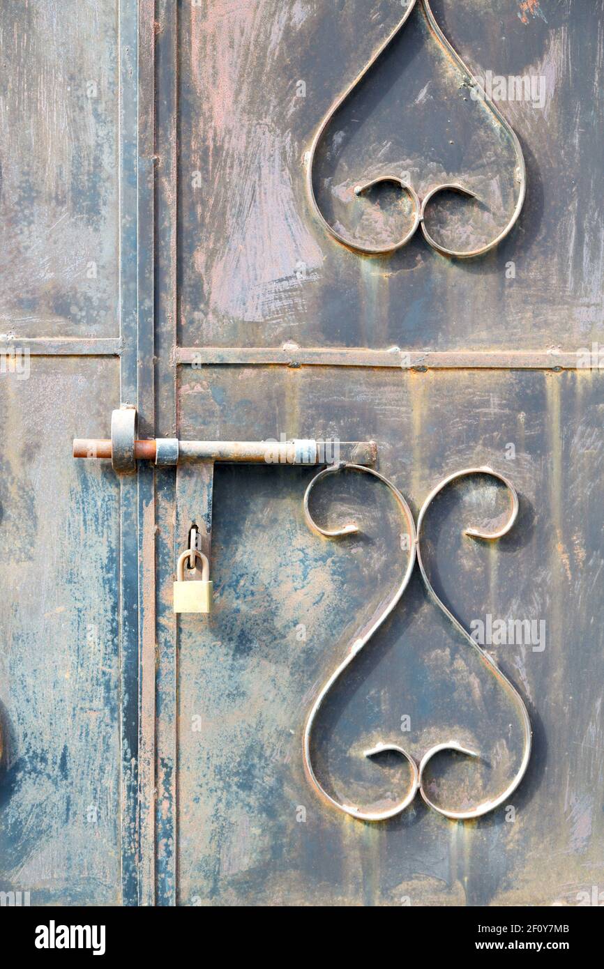 In oman the old door Stock Photo - Alamy