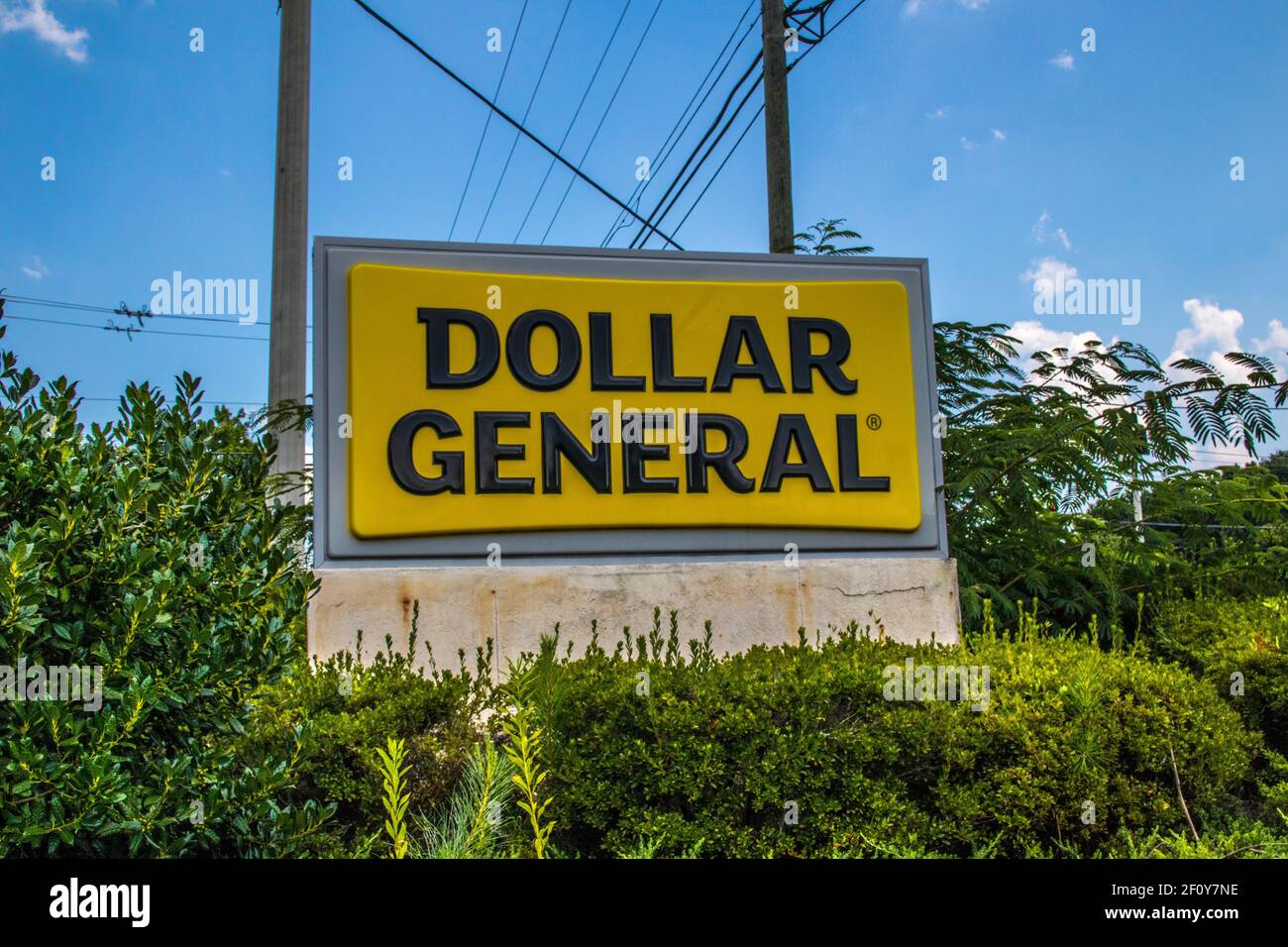 Dollar sign road lines hi-res stock photography and images - Alamy