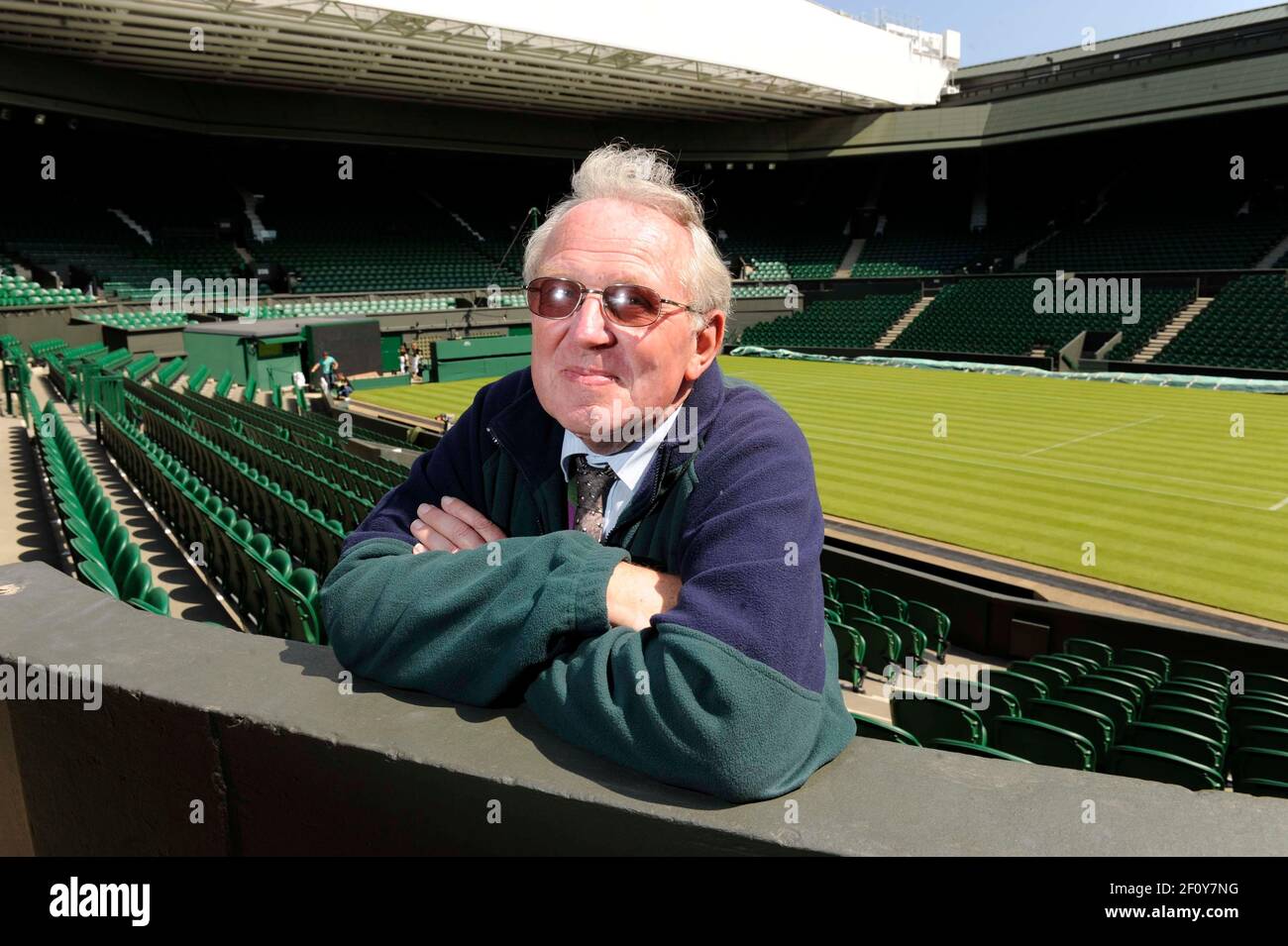 Head groundsman at wimbledon eddie seaward hi-res stock photography and ...