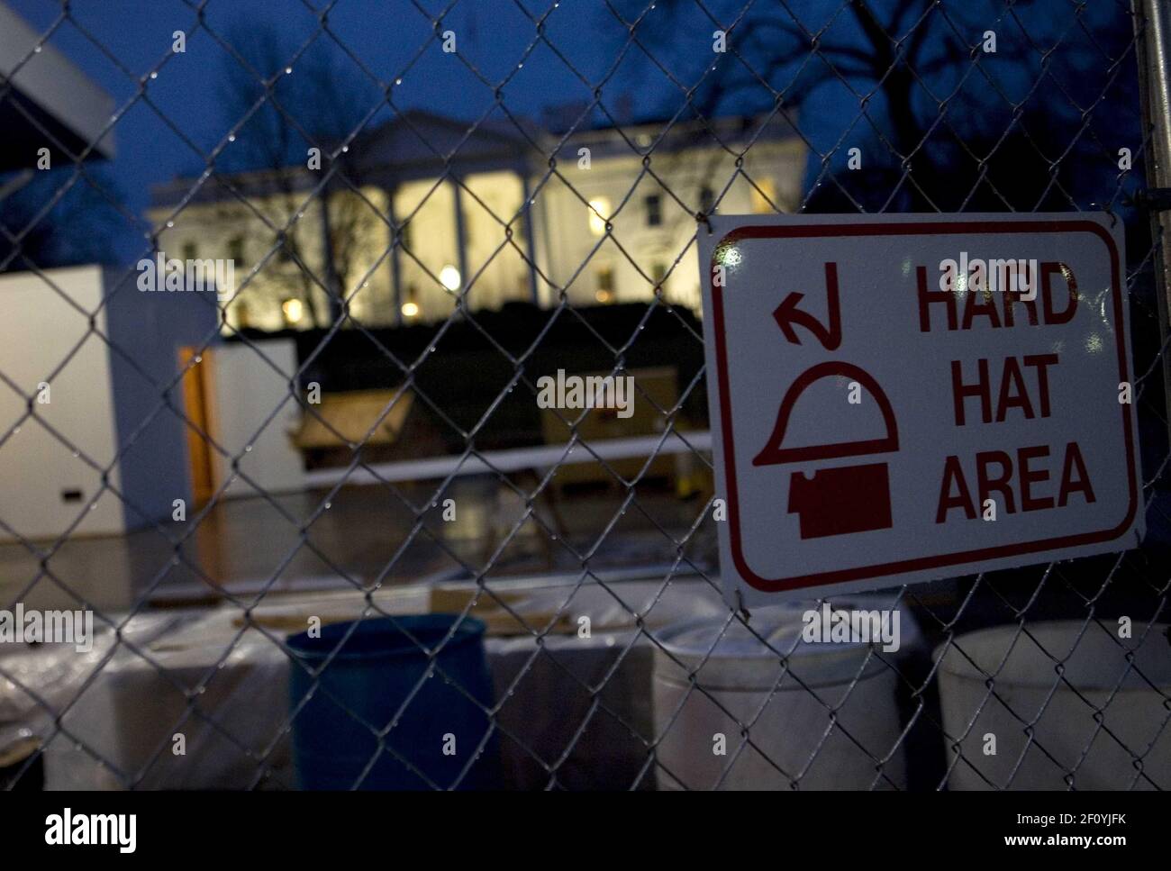 7 January 2008 Ã Washington, D.C.- Construction of the stand from which ...