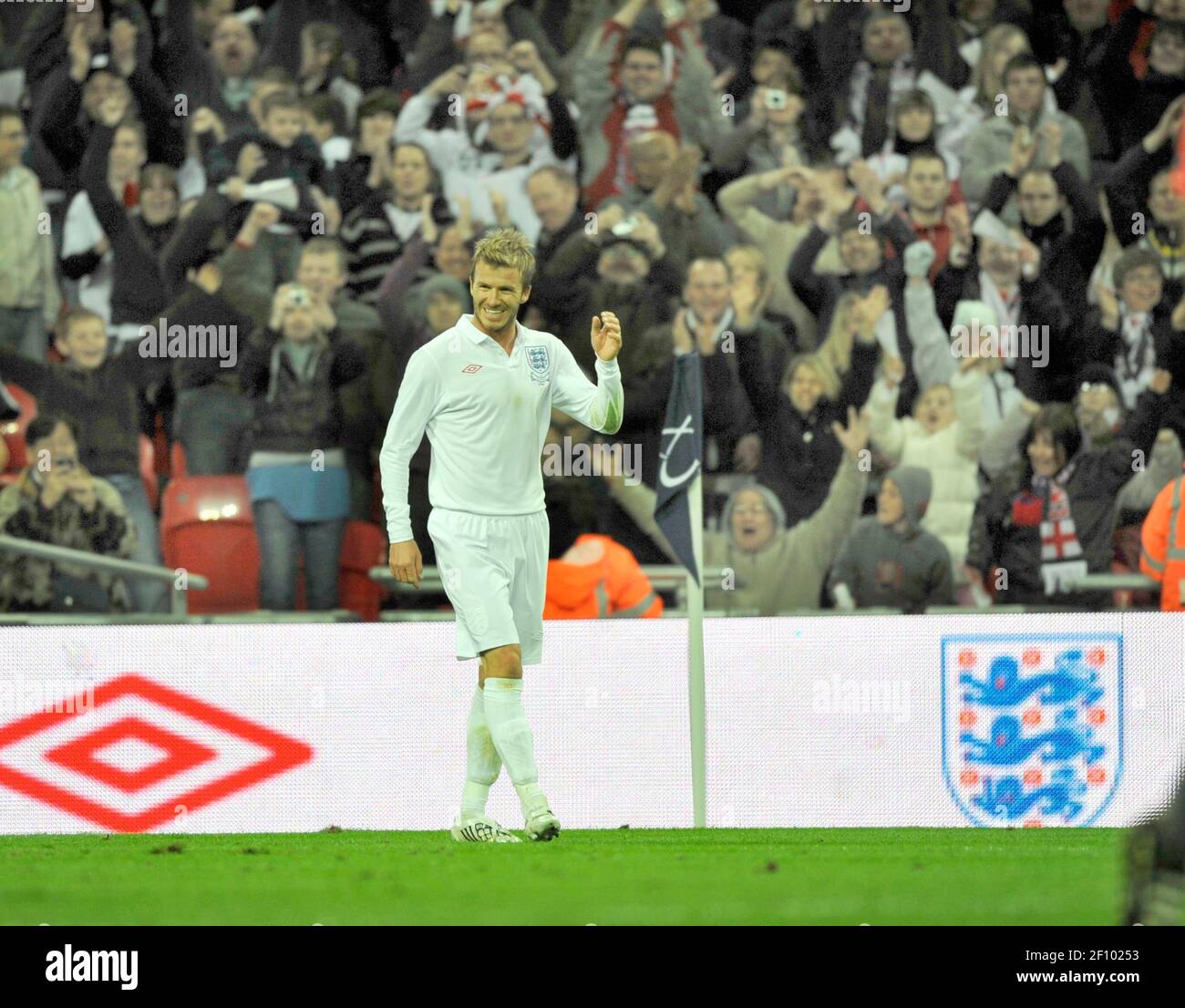 David beckham england goal hi-res stock photography and images - Alamy