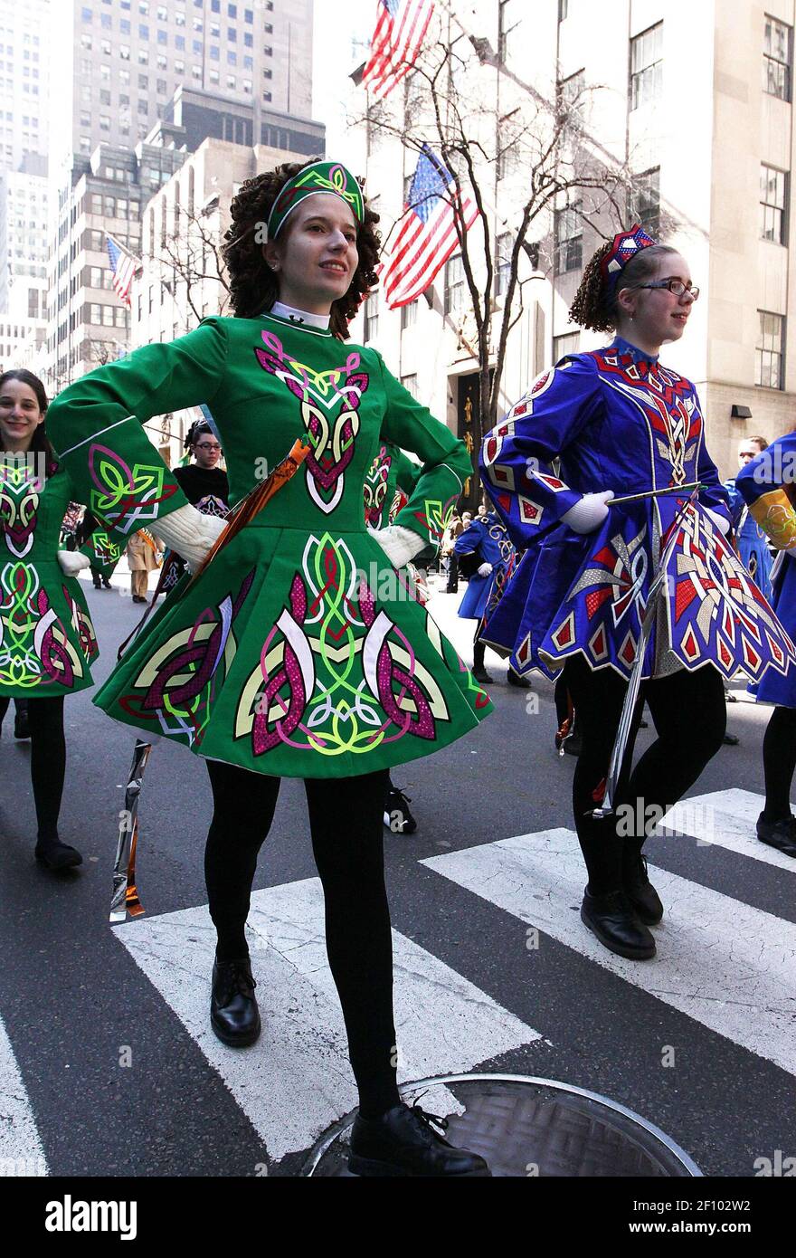 Irish step dancers hi-res stock photography and images - Alamy