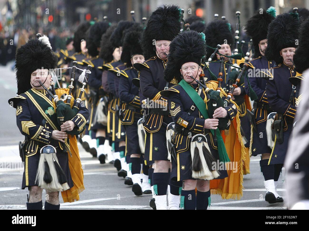 State police march in parade hi-res stock photography and images - Alamy