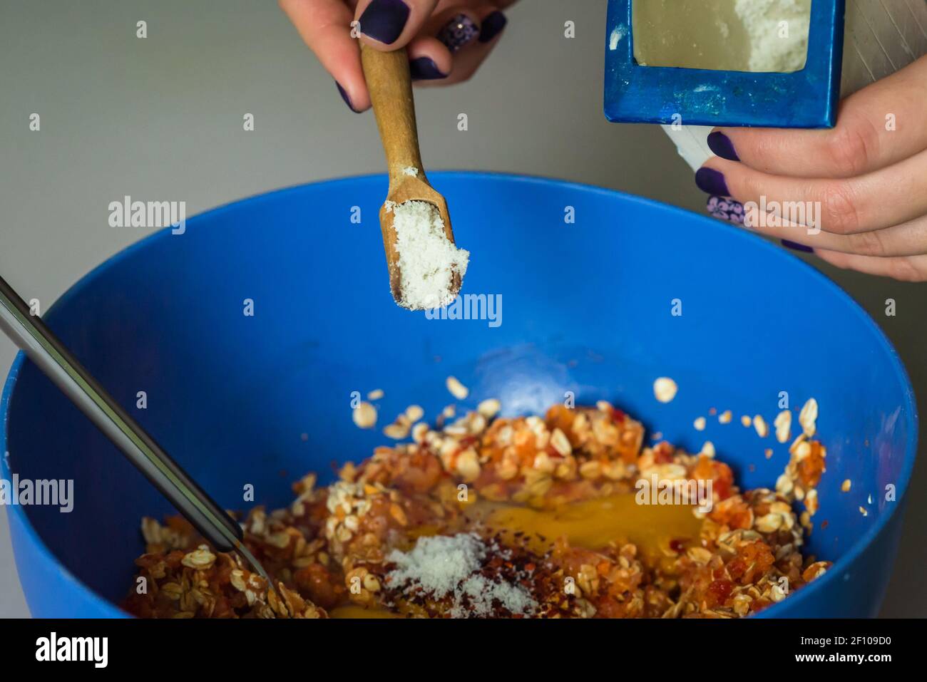 Black man pouring salt hi-res stock photography and images - Alamy