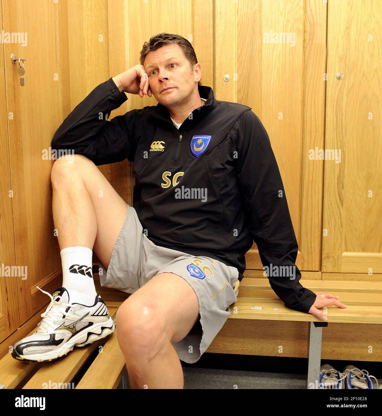 Portsmouth manager steve cotterill hi-res stock photography and images ...