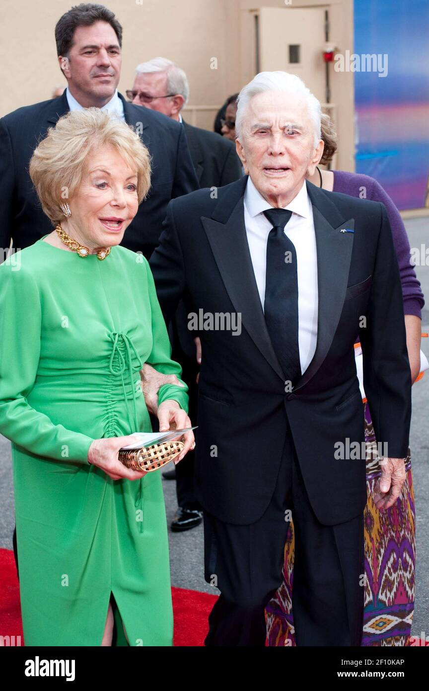 Diana dill kirk douglas hi-res stock photography and images - Alamy
