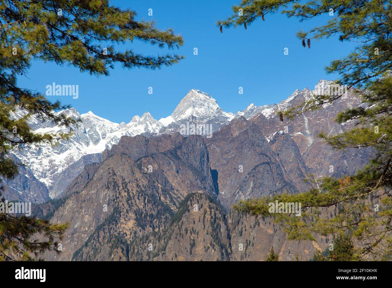 Himalaya, panoramic view of Indian Himalayas, great Himalayan range, Uttarakhand India Stock ...