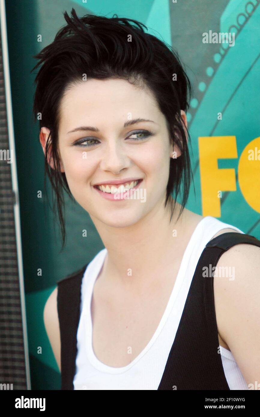 09 August 2009- Universal City, California- Actress Kristen Stewart ...