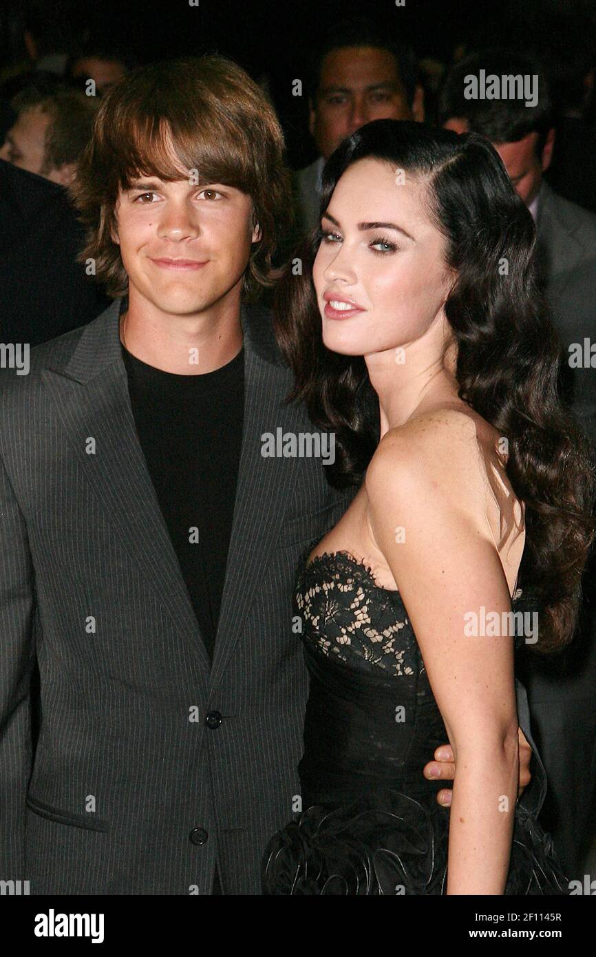Megan Fox Ve Johnny Simmons
