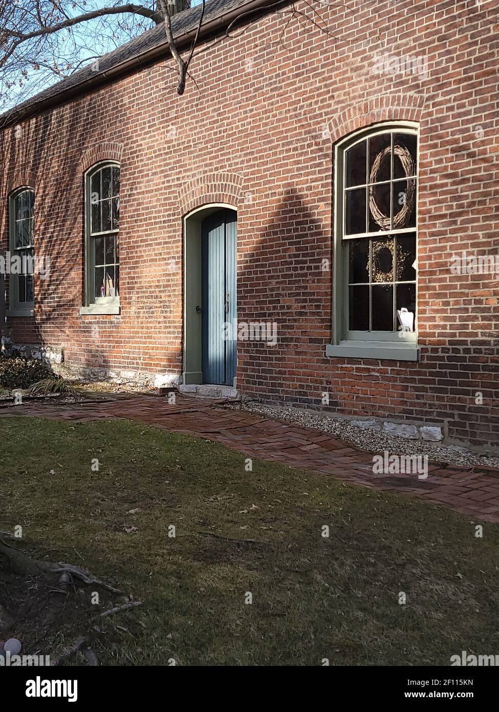 Old brick building Stock Photo - Alamy