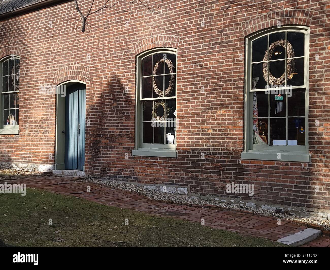 Old brick building Stock Photo - Alamy