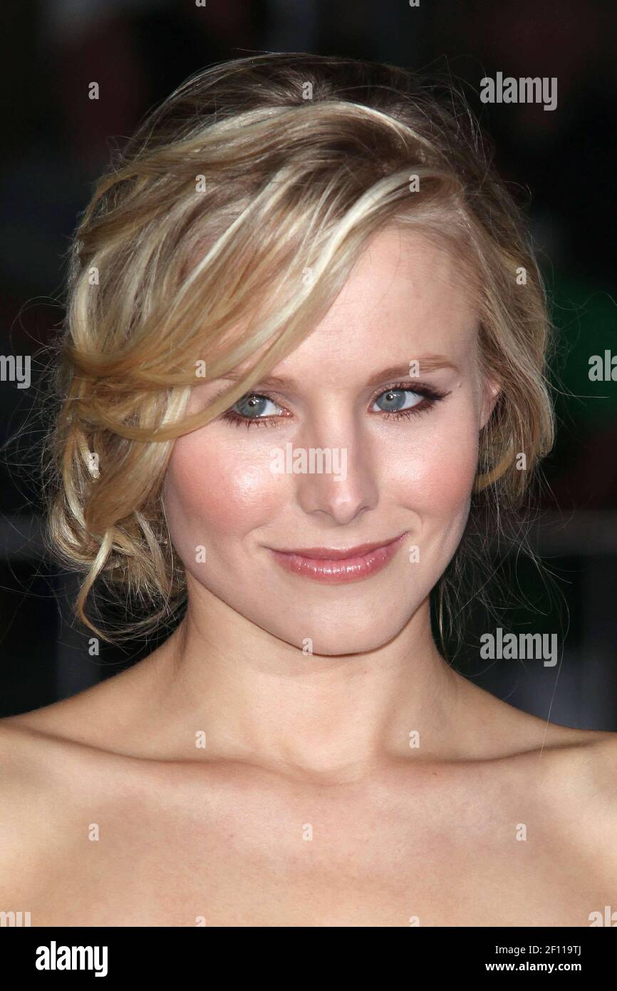 05 October 2009- Los Angeles, California- Actress Kristen Bell arrives ...