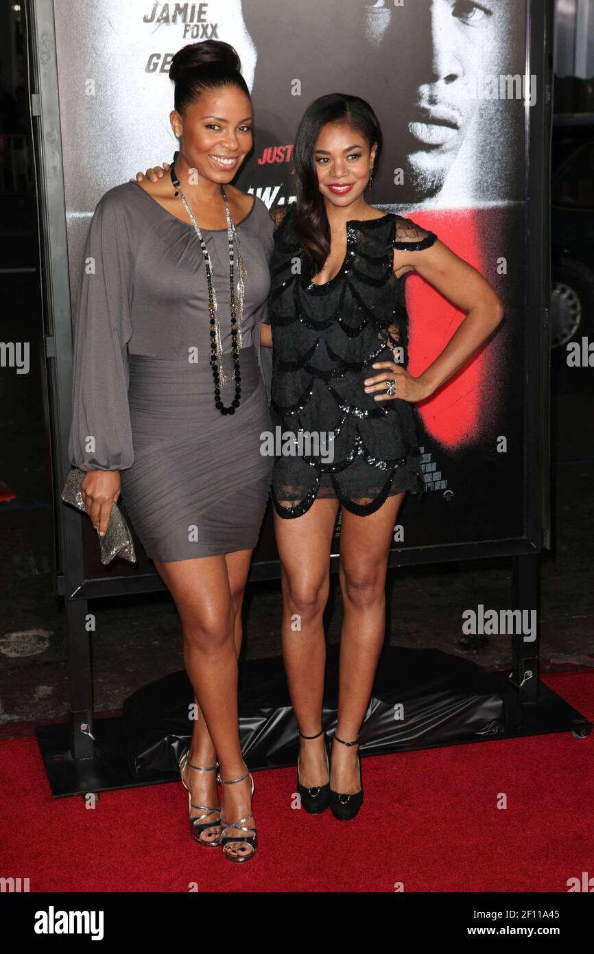 06 October 2009- Los Angeles, California-Actors Sanaa Lathan and Regina ...