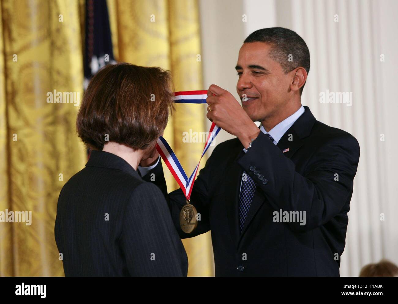 07 October 2009 - Washington, DC - President Barack Obama awards the ...