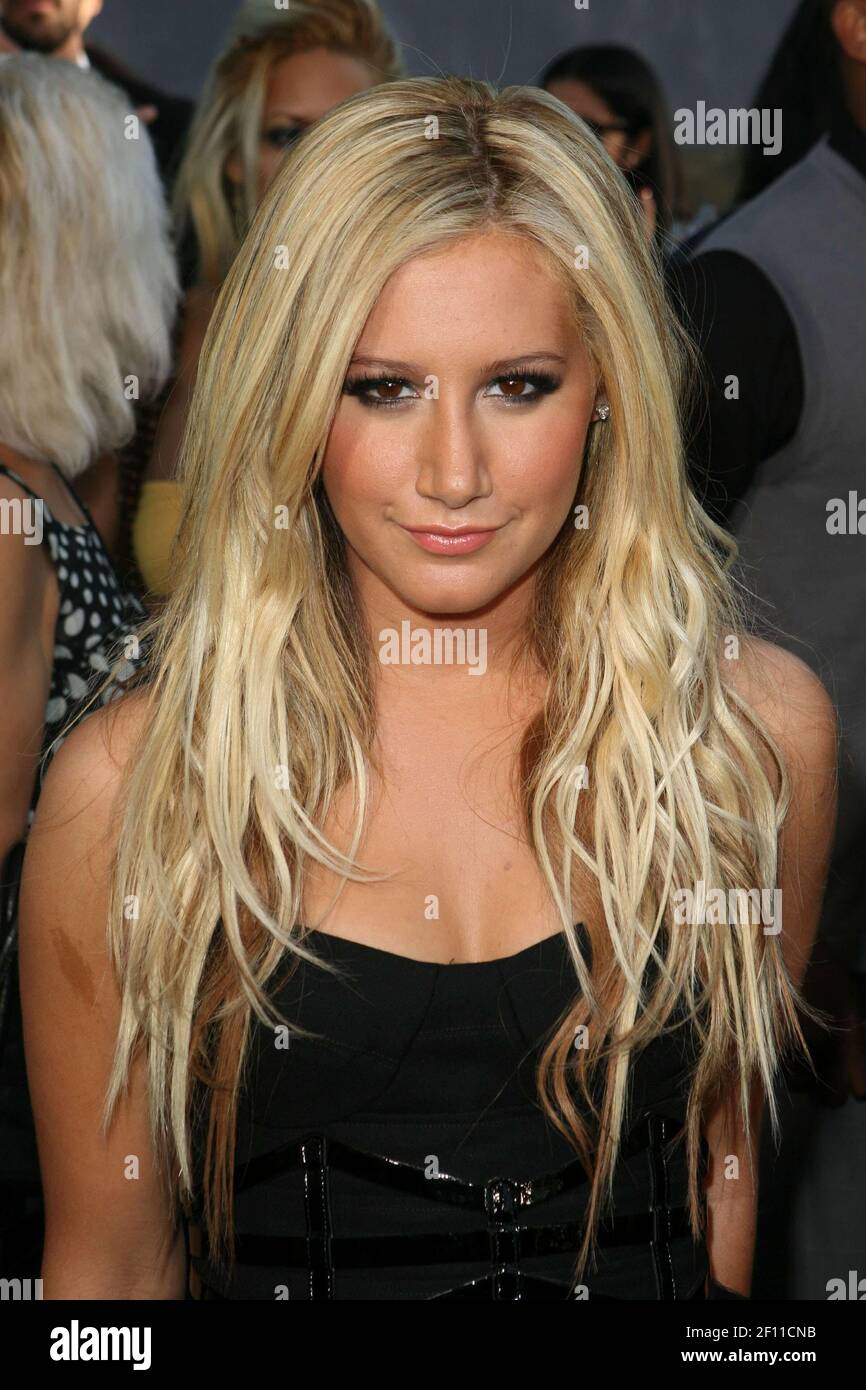 15 October 2009- Los Angeles, California- Singer Ashley Tisdale arrives ...