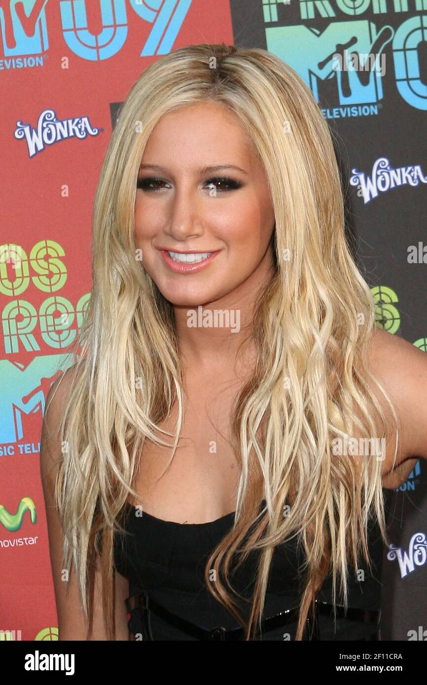 15 October 2009- Los Angeles, California- Singer Ashley Tisdale arrives ...