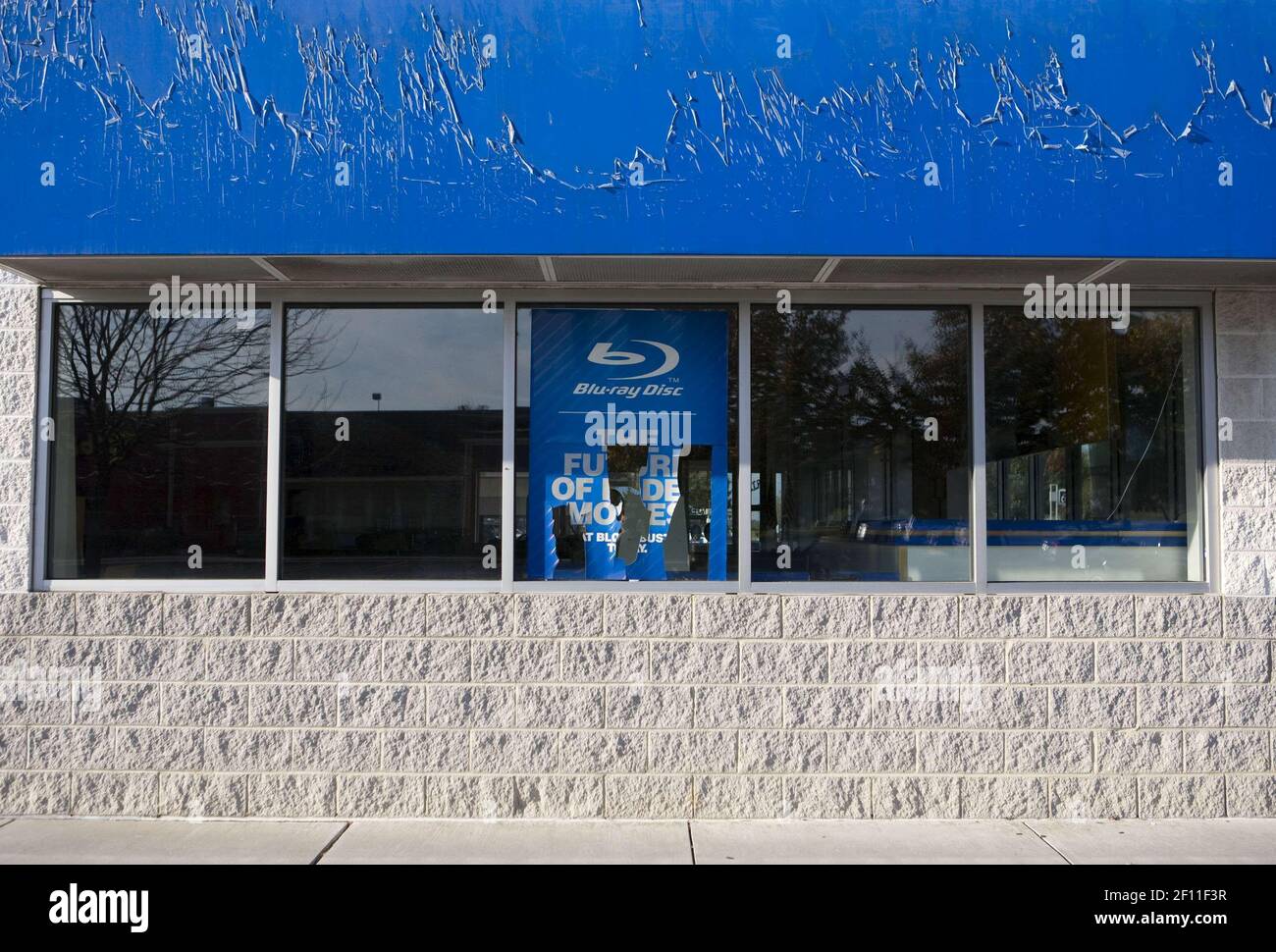 Closed blockbuster High Resolution Stock Photography and Images - Alamy
