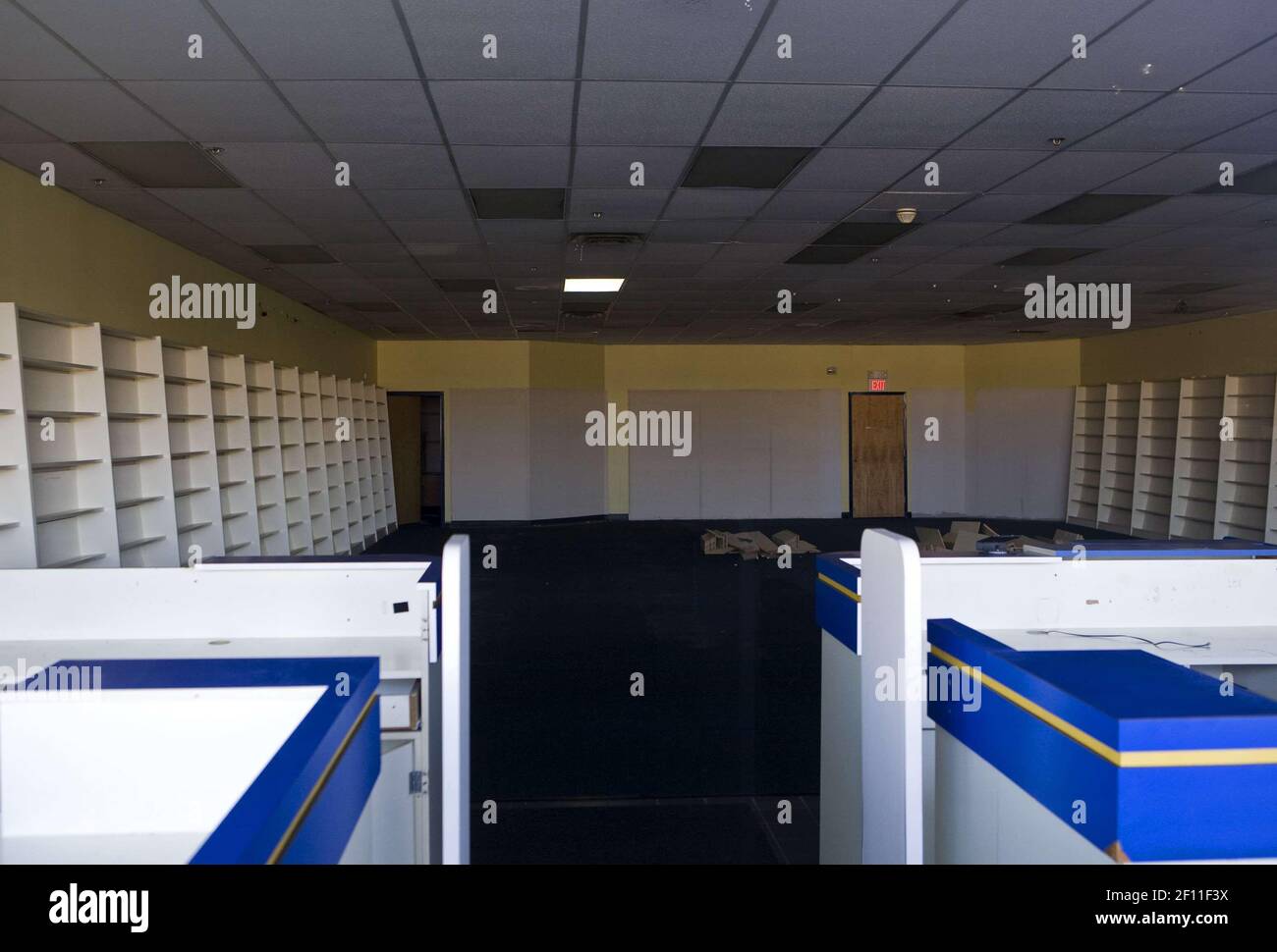 Blockbuster video store High Resolution Stock Photography and Images ...