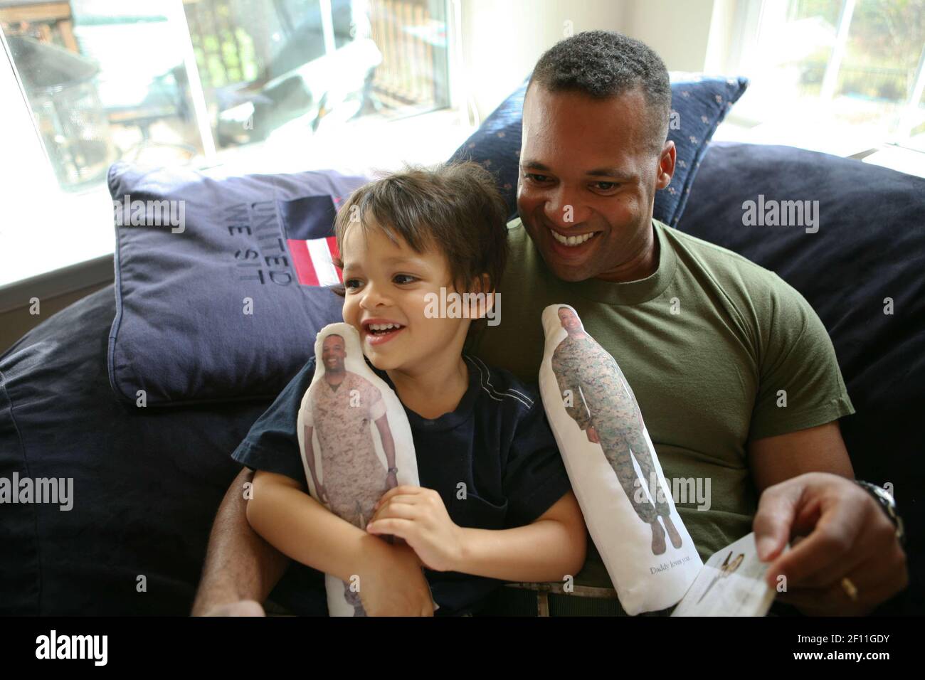 07 November 2009 - Alexandria, VA - Operation Hug-A-Hero is an ...