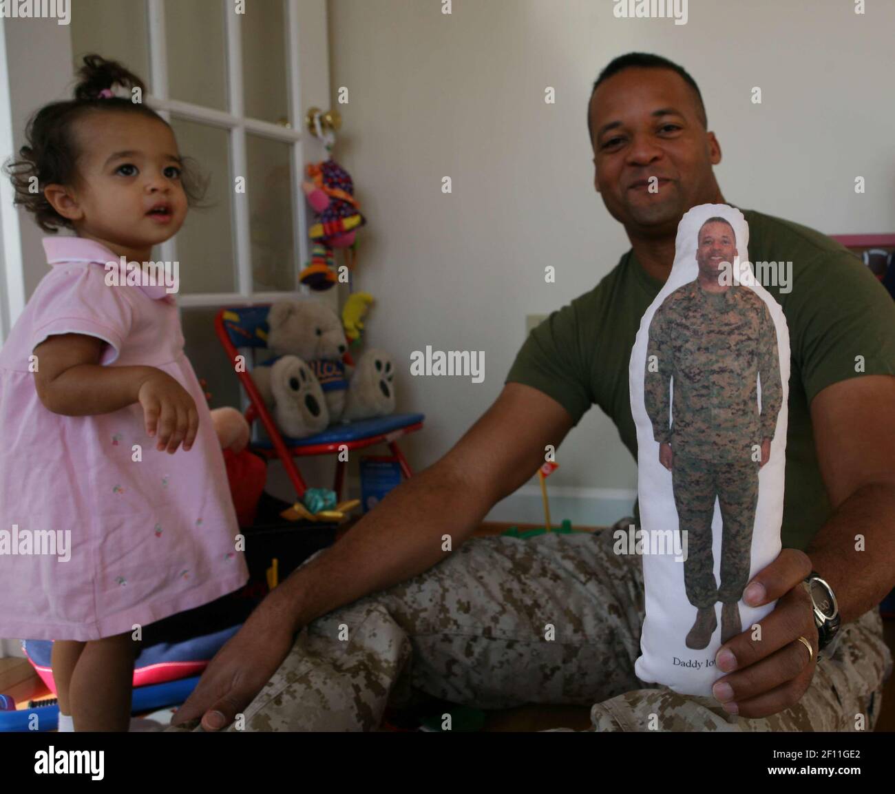 07 November 2009 - Alexandria, VA - Operation Hug-A-Hero is an ...