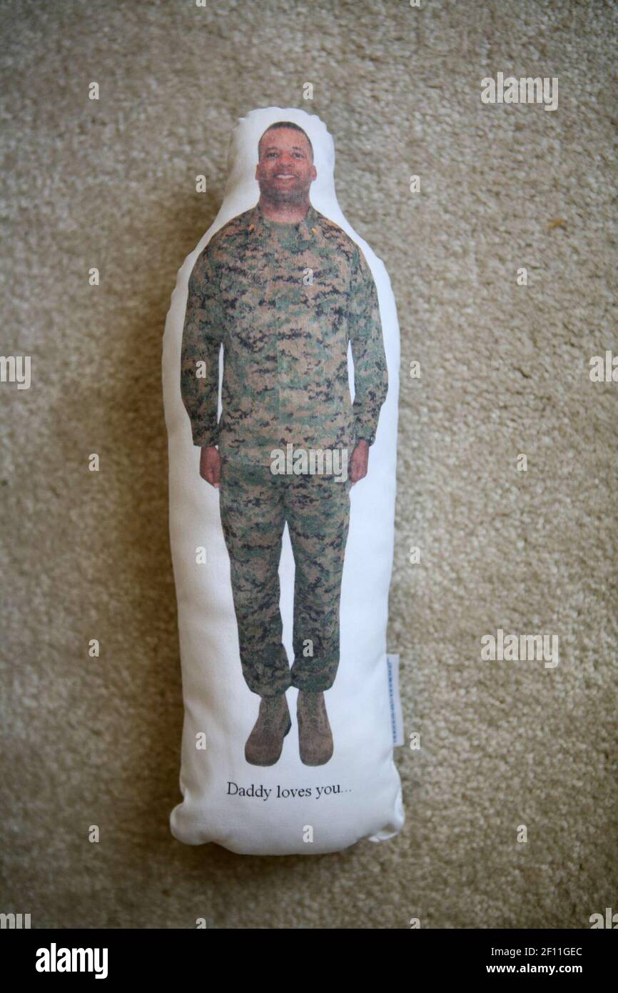 07 November 2009 - Alexandria, VA - Operation Hug-A-Hero is an ...