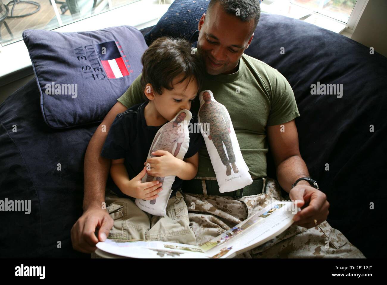 07 November 2009 - Alexandria, VA - Operation Hug-A-Hero is an ...