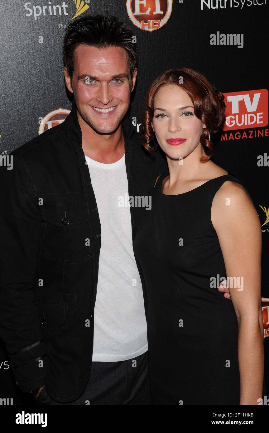 Owain Yeoman And Amanda Righetti