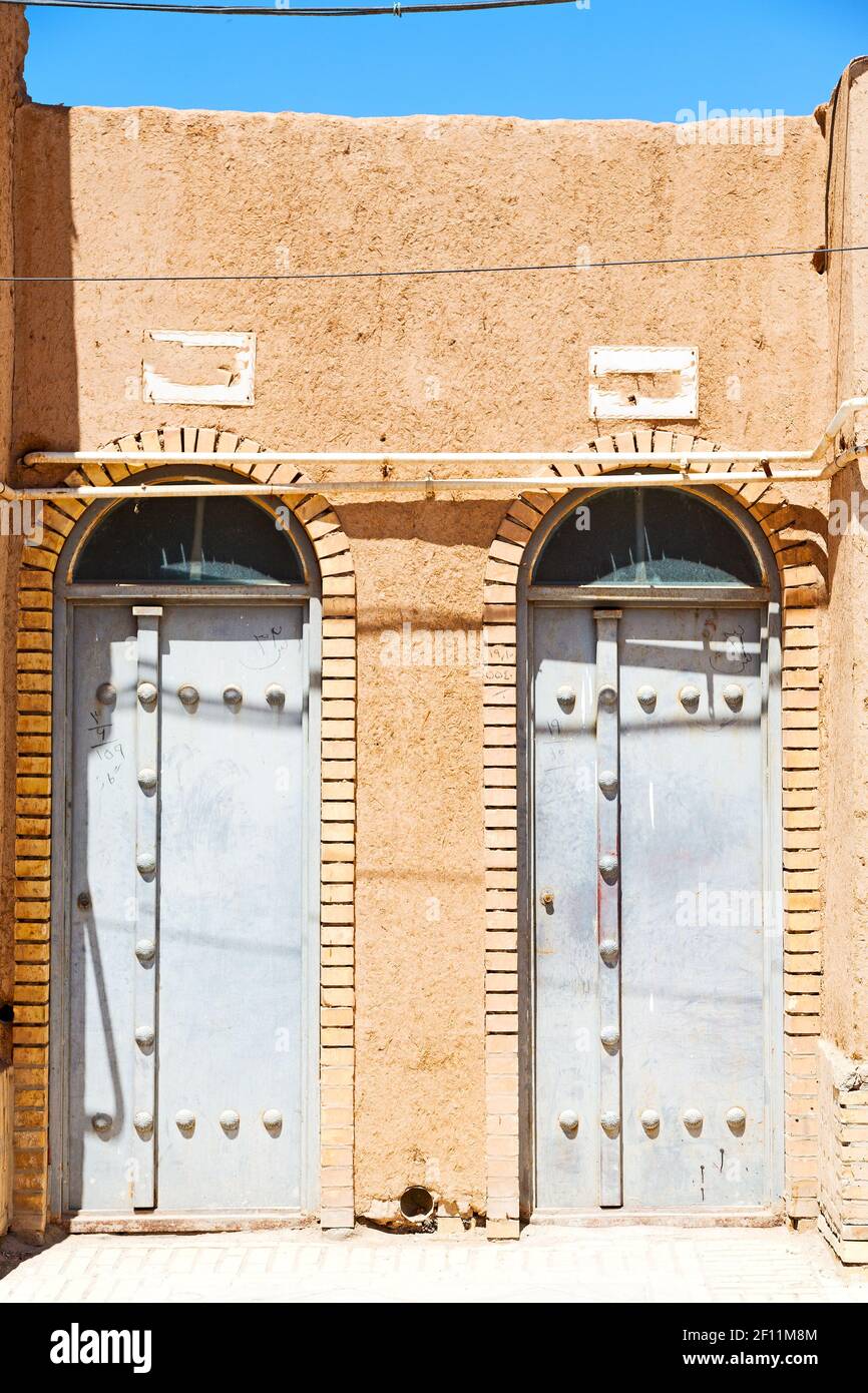 In iran old wooden door Stock Photo - Alamy