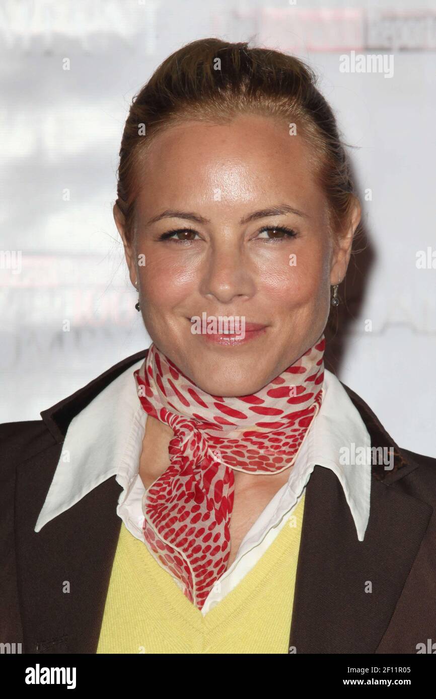 04 December 2009- Beverly Hills, California- Actress Maria Bello ...