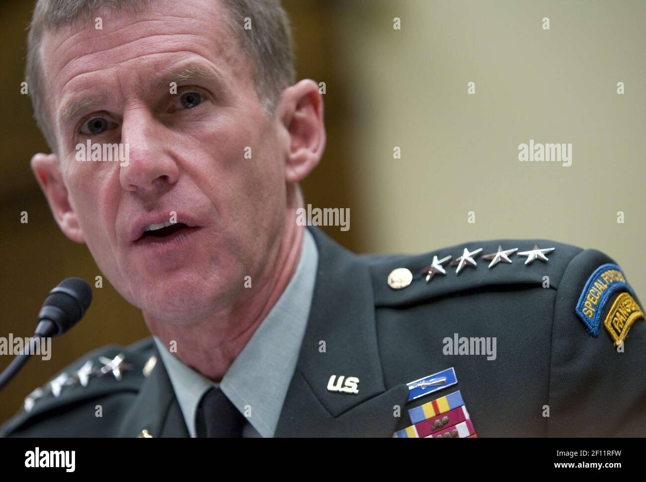 Stanley mcchrystal general hi-res stock photography and images - Alamy