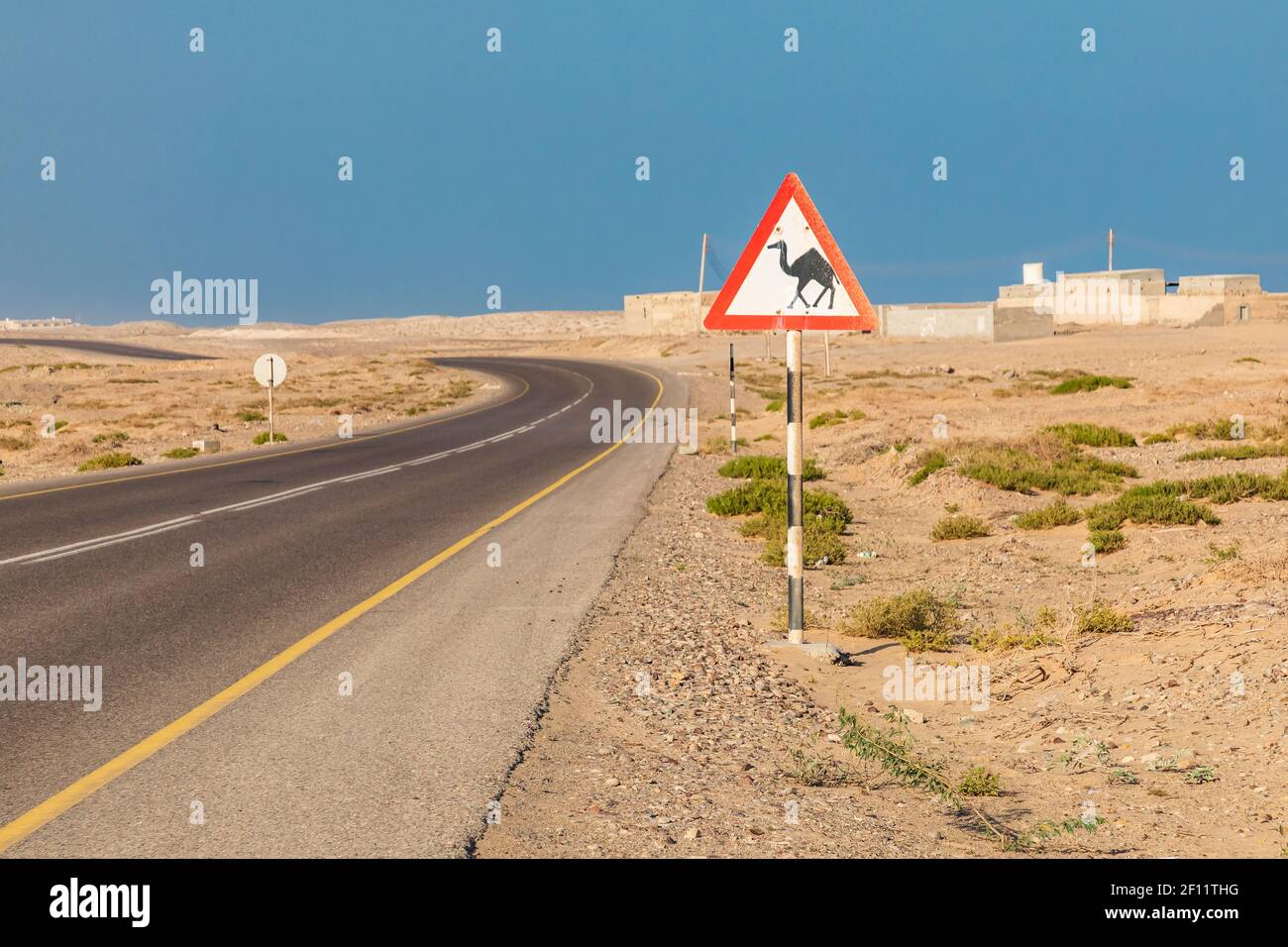Camel crossing sign hi-res stock photography and images - Alamy