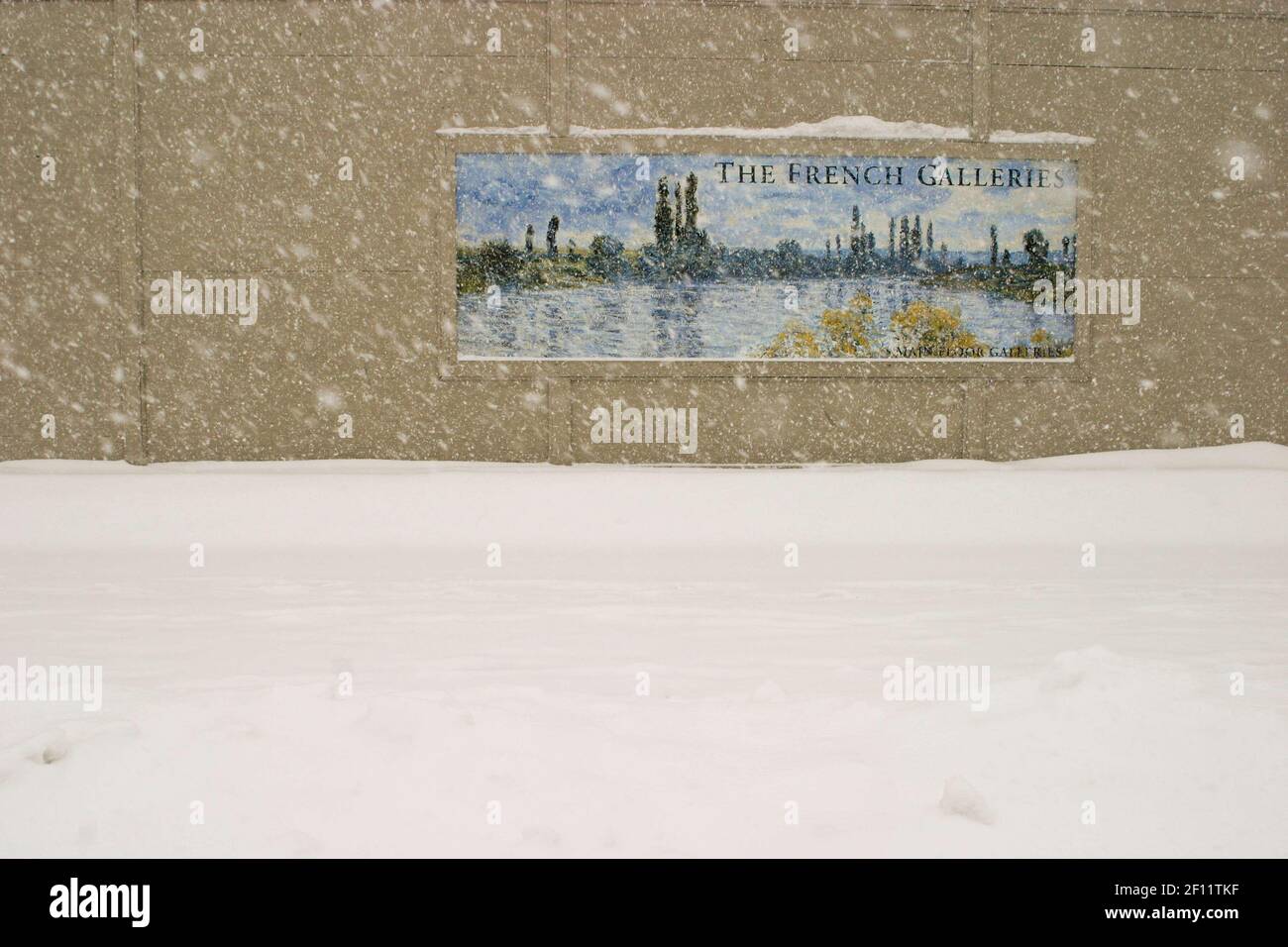 19 December 2009 - Washington, DC - A winter storm has hit the nations ...