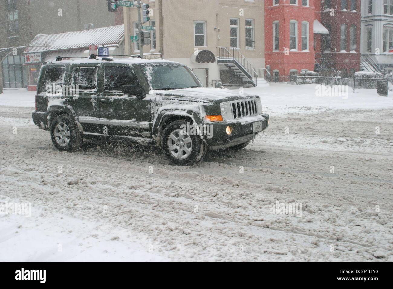 19 December 2009 - Washington, DC - A winter storm has hit the nations ...