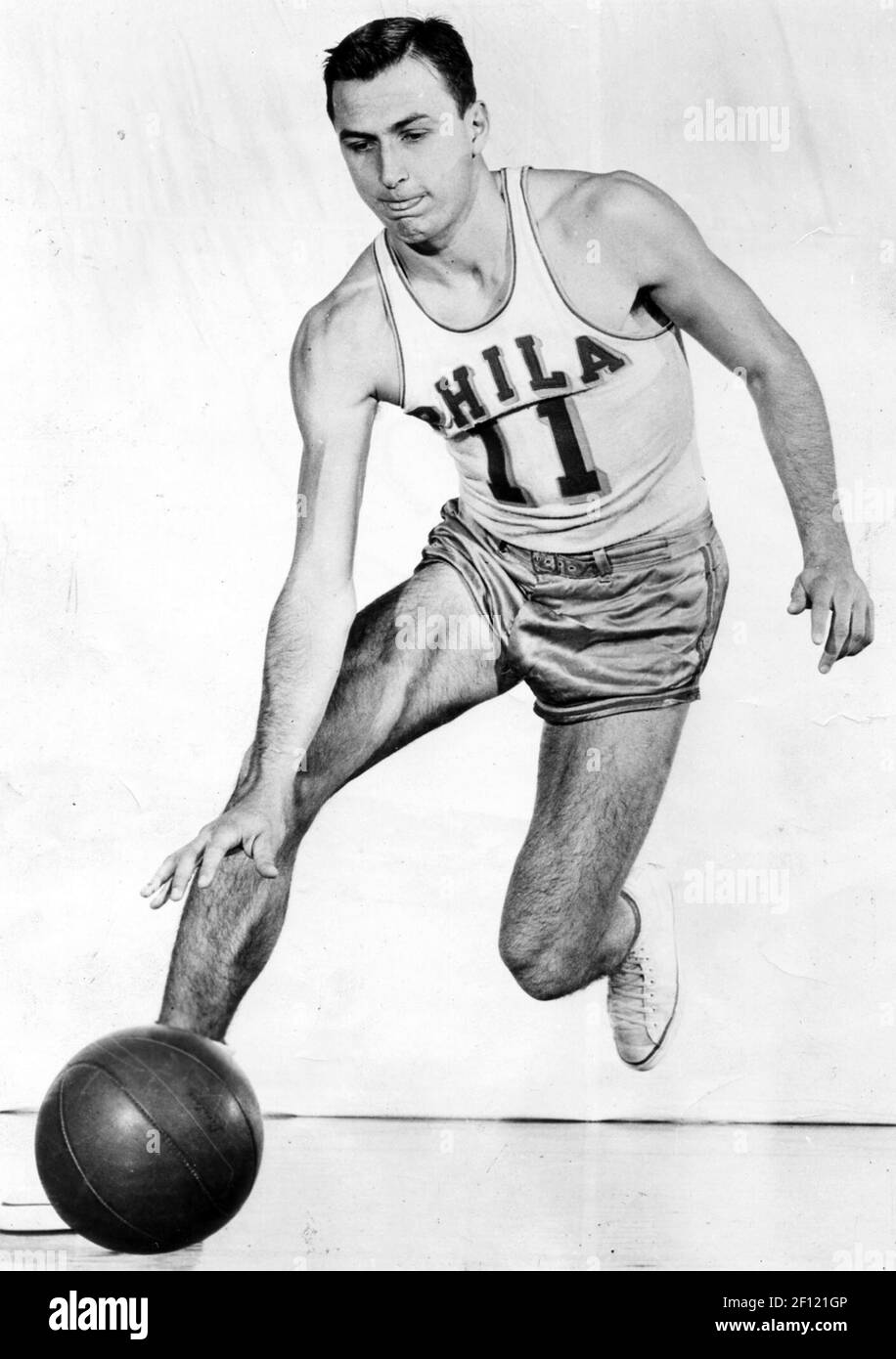 Paul Arizin played for the Philadelphia Warriors in the 1950s and 1960s ...