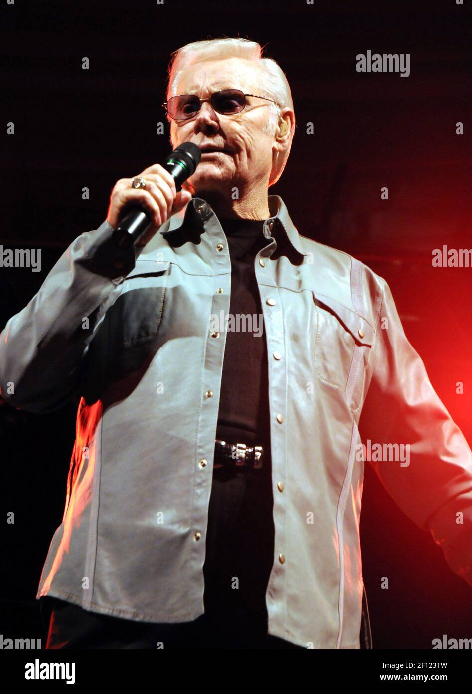 George Jones performs Friday, January 23, 2009 at the Silverton Hotel ...