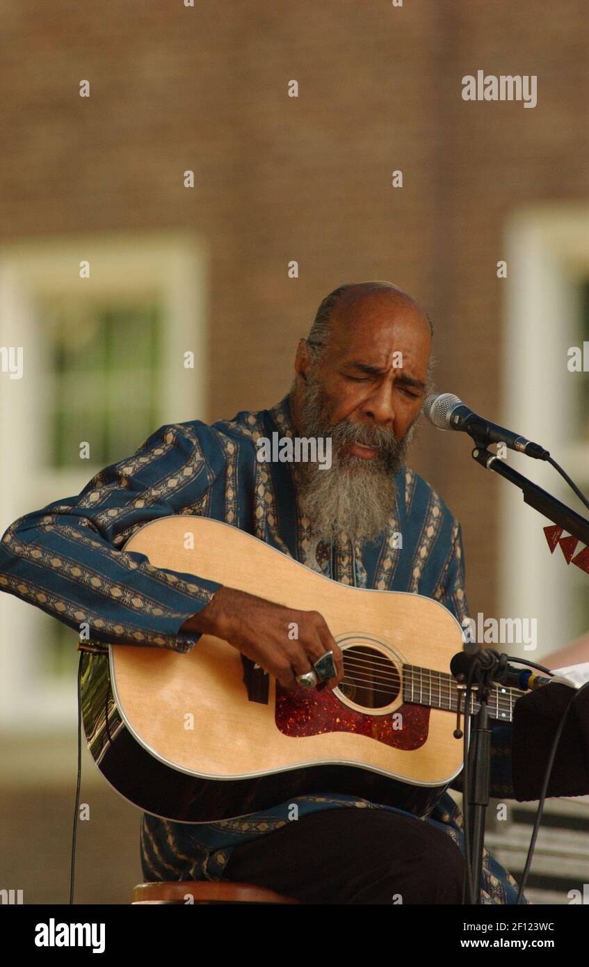 Richie Havens performance during "Folks on the Island: A Governors ...