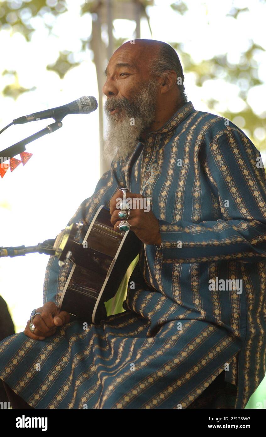 Richie Havens performance during "Folks on the Island: A Governors ...
