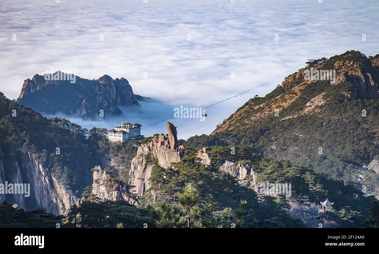 Huangshan mountain cable car hi-res stock photography and images - Alamy