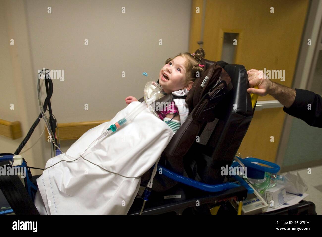 Pediatric icu hi-res stock photography and images - Alamy